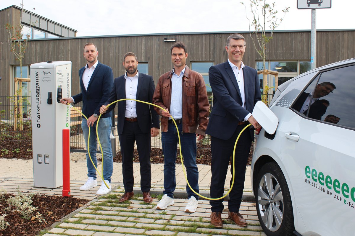 Neue E-Ladestationen für Hildrizhausen: Fünf Ladesäulen der Stadtwerke Tübingen sind fertig ...